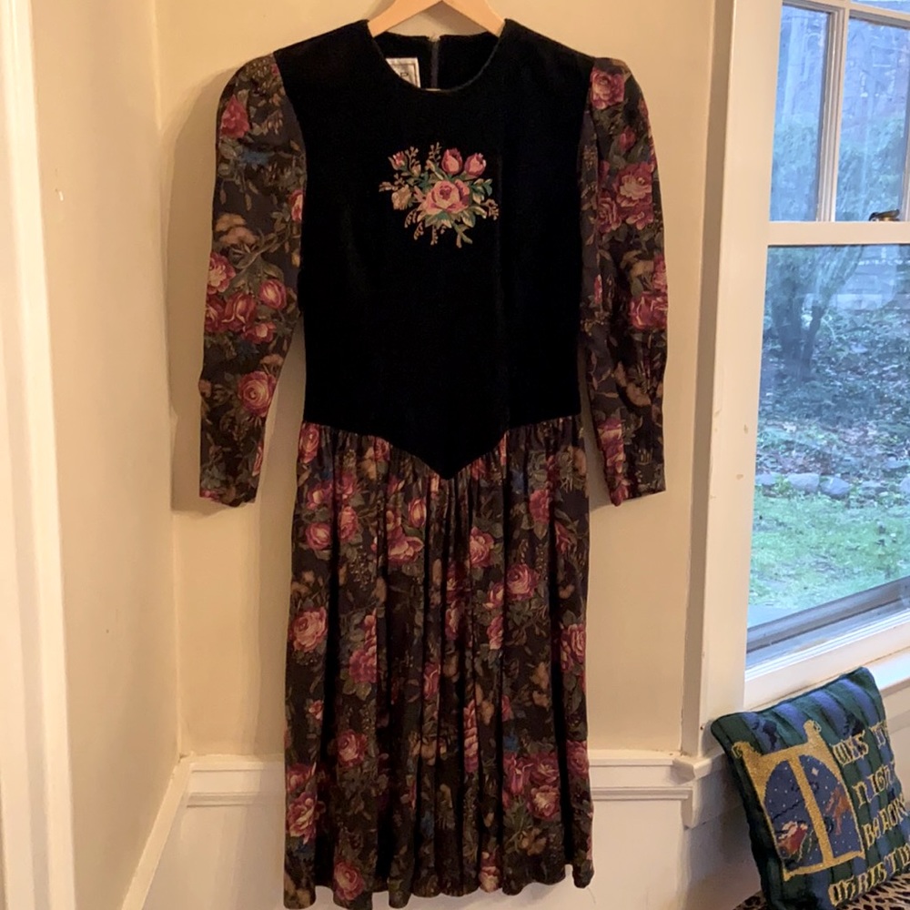 Perfect Cottagecore Neo-Edwardian Velvet & Floral Vin… - Gem